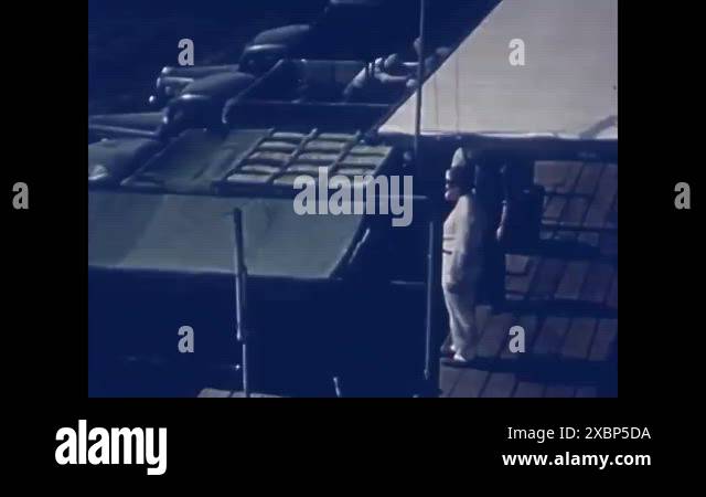 Manhole packing Stock Videos & Footage - HD and 4K Video Clips - Alamy