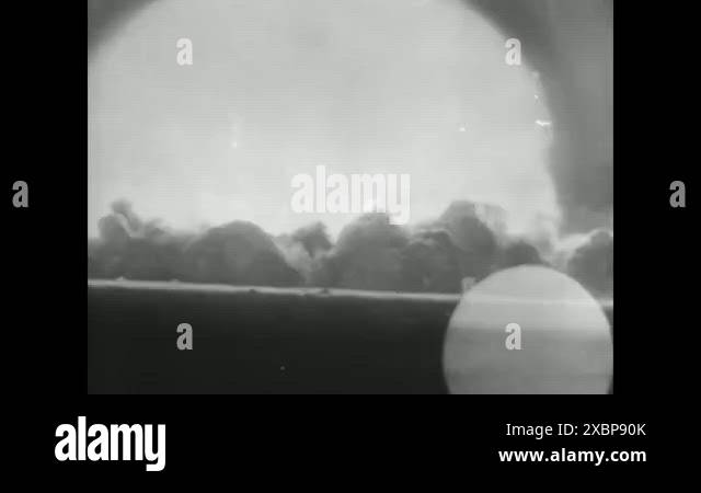 Atomic bomb blast footage of Hiroshima and Nagasaki in 1945 Stock Video ...