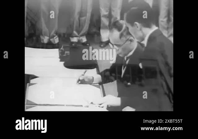 Photographs illustrate the pride of former-POW General Jonathan ...