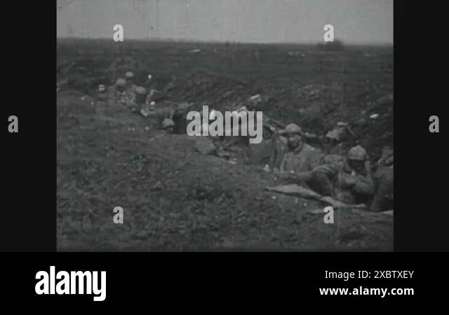 French and American soldiers fight side by side in World War II at ...