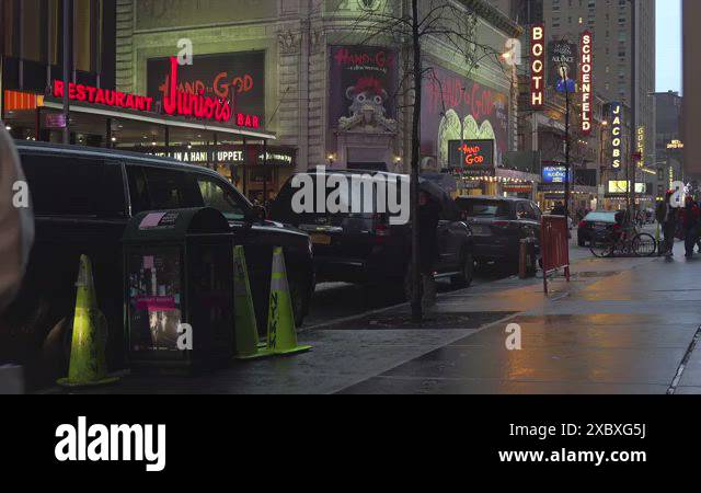 Beautiful nighttime street scene Stock Videos & Footage - HD and 4K ...