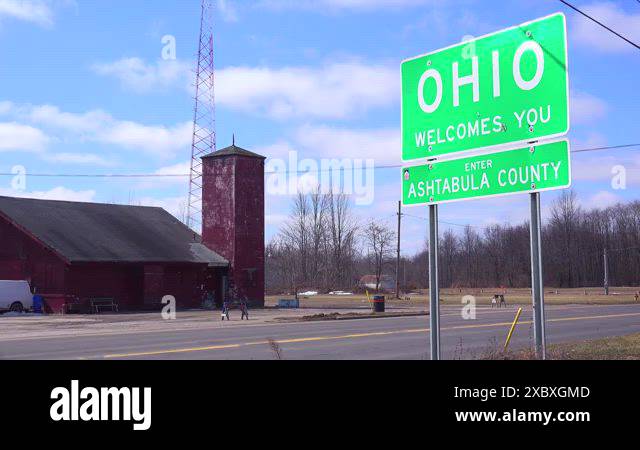 Ohio highway sign Stock Videos & Footage - HD and 4K Video Clips - Alamy