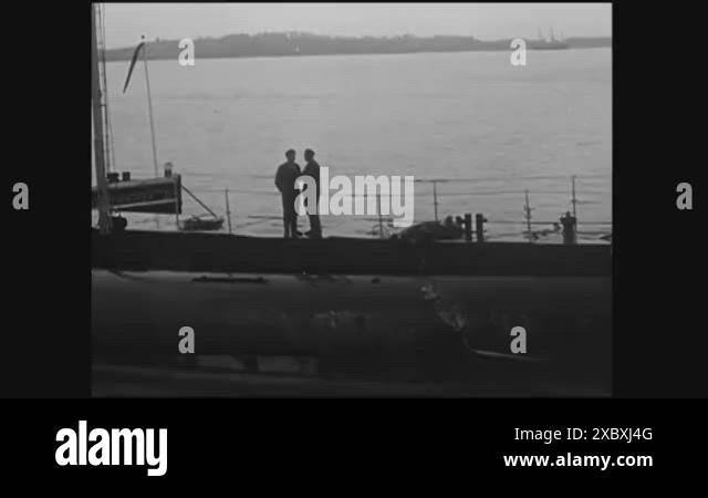 1910s - The captain and crew of the captured German submarine, the ...