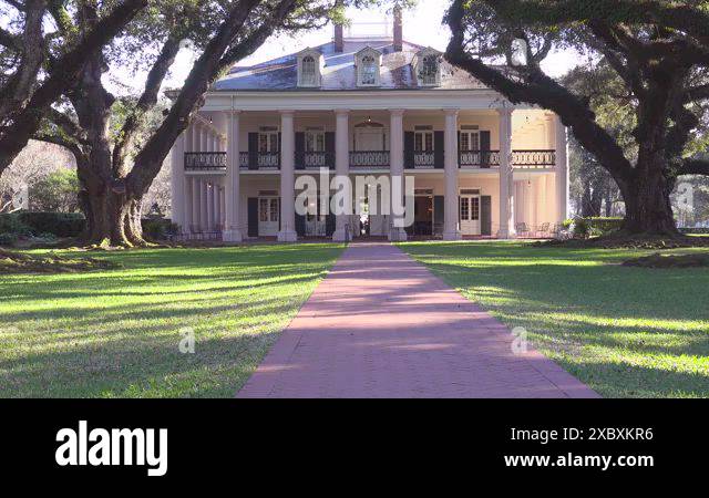 Colonial arcade Stock Videos & Footage - HD and 4K Video Clips - Alamy