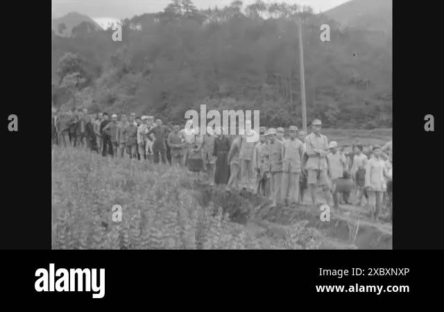 1945 - Chinese soldiers untie the hands of an executed Japanese spy ...