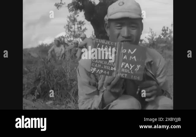 1944 - US Army Lt. Colonel Beilensen confers with Chinese General Kou ...