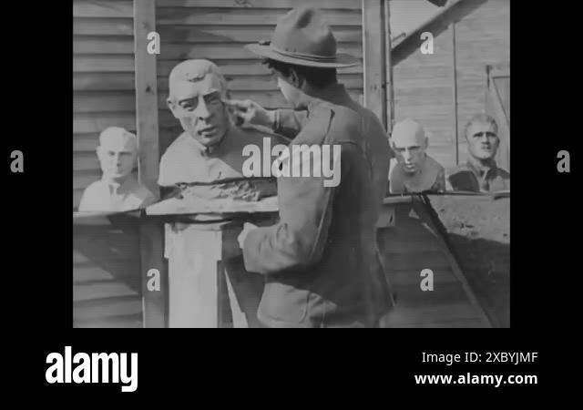 1918 - A US Army observation post is camouflaged as a tree stump Stock ...