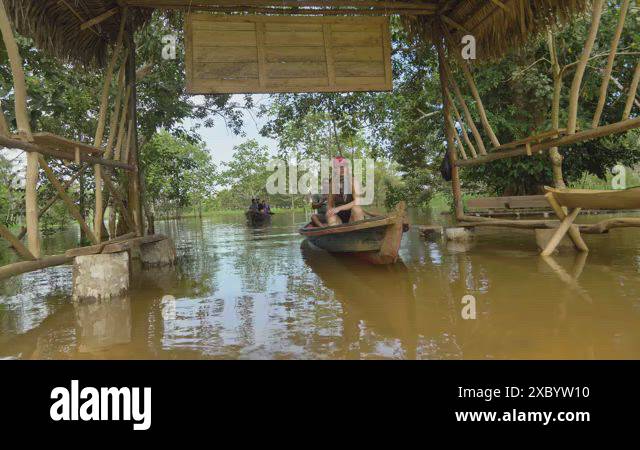 Canoe tourist guide Stock Videos & Footage - HD and 4K Video Clips - Alamy