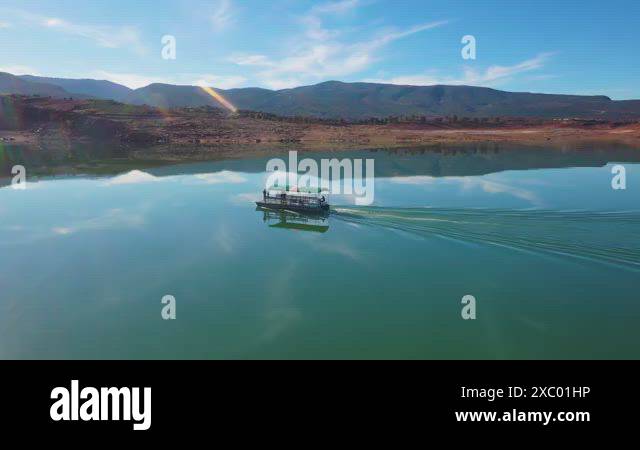 Bin boat Stock Videos & Footage - HD and 4K Video Clips - Alamy