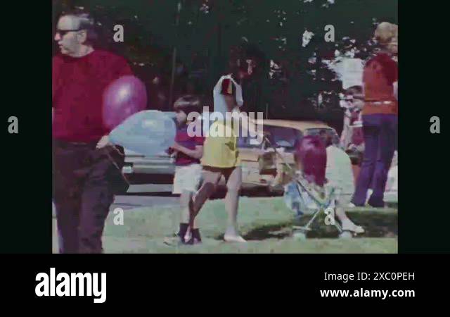1970 - Girl Scouts, Boy Scouts, and people dressed as colonists march ...