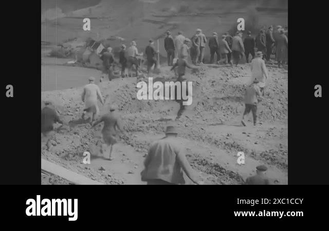 Adolf hitler fuhrer heil hitler saluting Stock Videos & Footage - HD ...