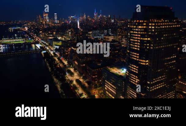 Never sleeping New York at night. Breathtaking cityscape with lively ...