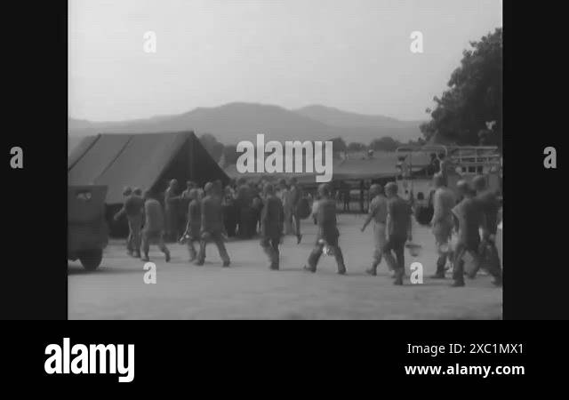 1944 - American soldiers go through a chow line at the Ramgarh Training ...