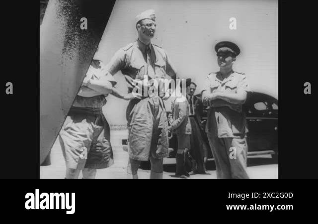 1942 - Movie stars Clark Gable and Douglas Fairbanks Jr. join the US ...