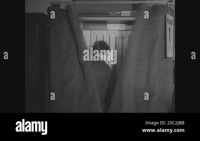 Kenneth keating Stock Videos & Footage - HD and 4K Video Clips - Alamy