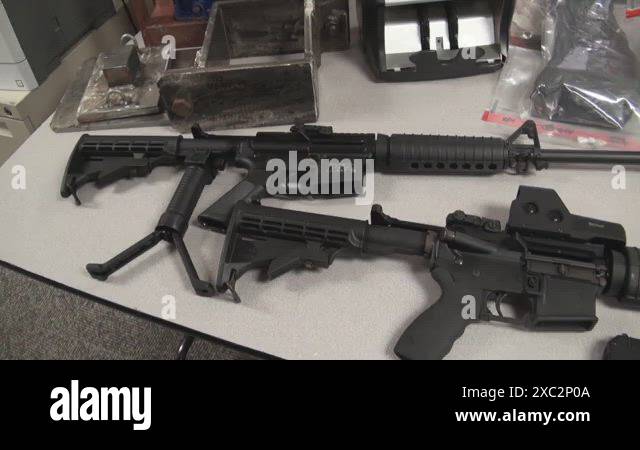 Illegal drug raid Stock Videos & Footage - HD and 4K Video Clips - Alamy