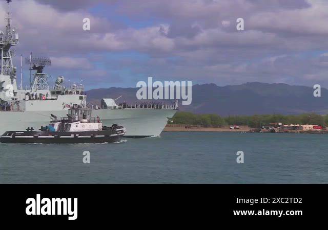 The Canadian Navy ship Calgary Halifax class frigate sails near Hawaii ...
