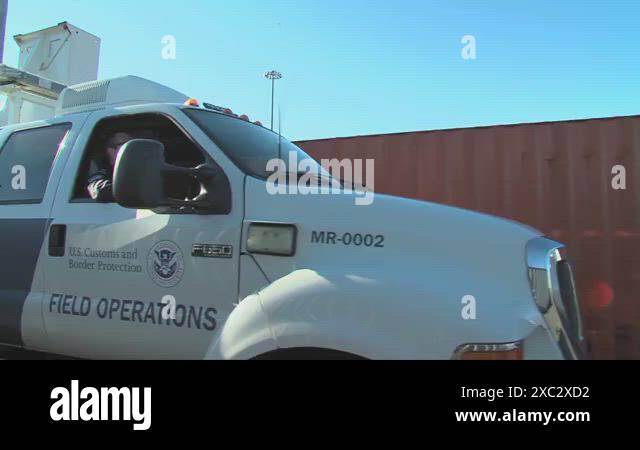 Scanning of shipping containers Stock Videos & Footage - HD and 4K ...