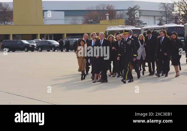 2018 - members of the Bush family depart on Air Force One during the ...