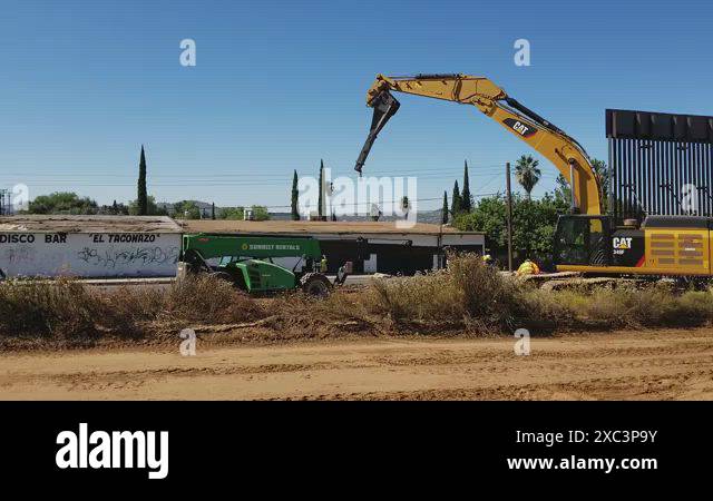 2019 - Time-lapse footage shows US Army engineers beginning work on a ...