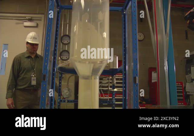 Fluidized bed thermochemical reactor Stock Videos & Footage - HD and 4K Video Clips - Alamy