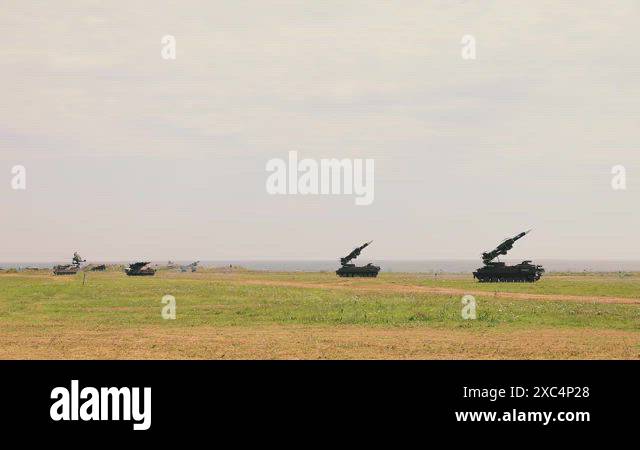 Us army vehicles Stock Videos & Footage - HD and 4K Video Clips - Alamy