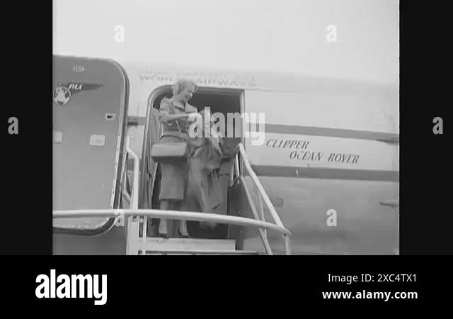 1951 - Danny Kaye and his USO troupe arrive at an air base in Japan ...