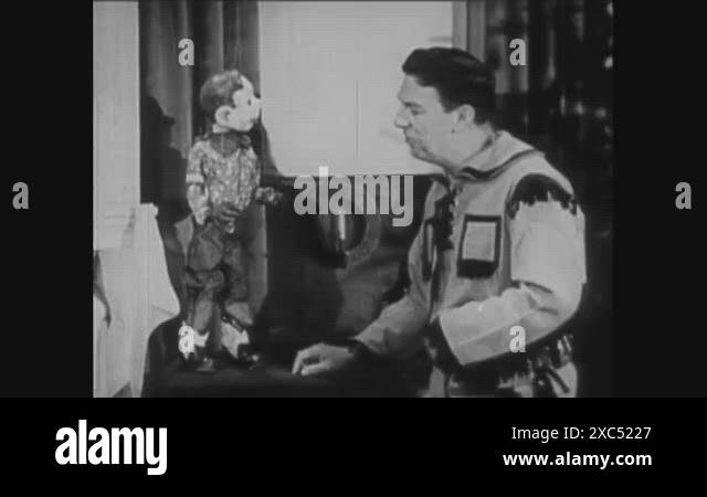 Bob the puppet Stock Videos & Footage - HD and 4K Video Clips - Alamy