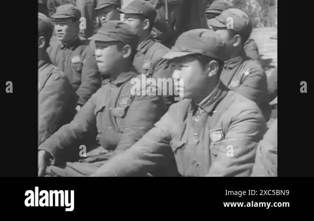 1944 - Chinese soldiers receive outdoor instructions from US Army ...