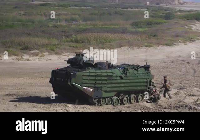 Vehicle beach Stock Videos & Footage - HD and 4K Video Clips - Alamy