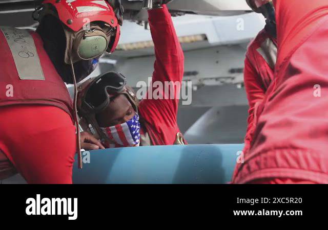 2020 Sailors on the USS Gerald R Ford load MK-82 500 lb inert bombs and ...