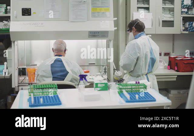 2020 Brooke Army Medical Center lab technicians processing and ...