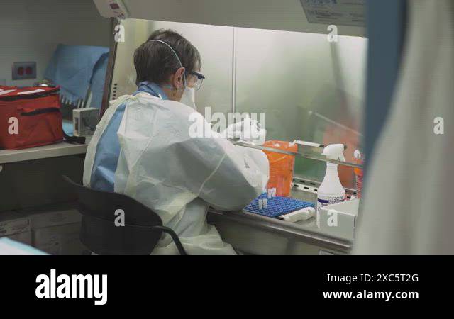 2020 Brooke Army Medical Center lab technicians processing and ...