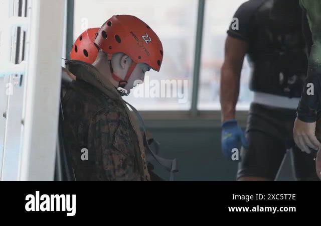 2020 3rd Marine Logistics Group soldiers conduct submerged helicopter ...