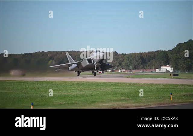 2020 Slow motion, U.S. Air Force F-22 Raptor jet fighter plane take off ...