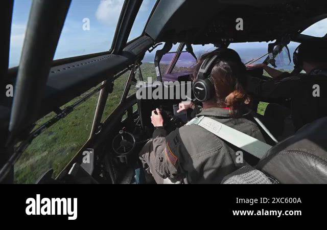 2021 Cockpit footage, U.S. Air Force pilots land a C-130 Hercules ...