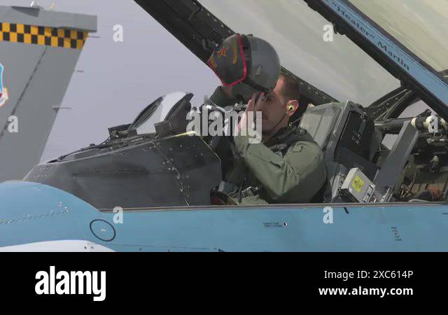 Combat sortie Stock Videos & Footage - HD and 4K Video Clips - Alamy