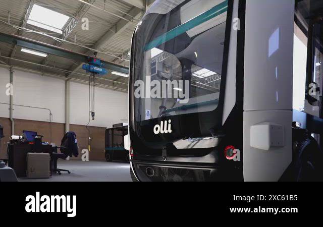 2021 A futuristic 5G, 3D printed high tech autonomous shuttle vehicle ...