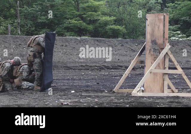 2021 2nd Battalion Marines detonate explosives, Fuji Viper military ...
