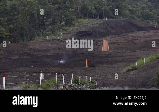 2021 2nd Battalion Marines detonate explosives, Fuji Viper military ...