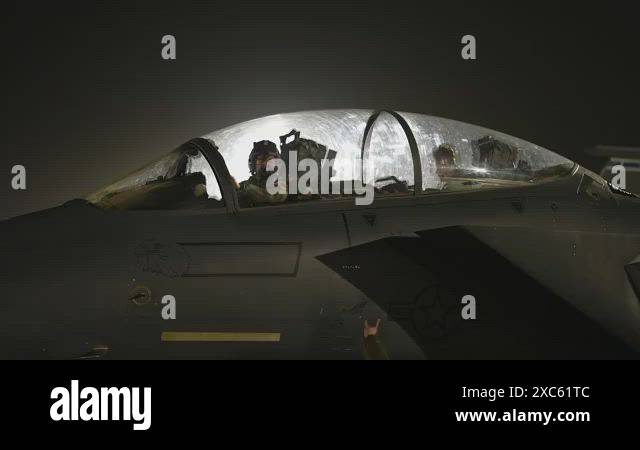 Deplane Stock Videos & Footage - HD and 4K Video Clips - Alamy