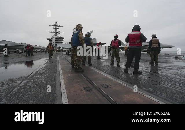 2021 U.S. Navy sailors conduct fighter jet flight operations on the ...