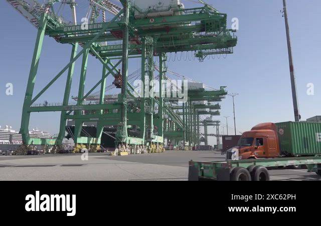 Long beach sea port Stock Videos & Footage - HD and 4K Video Clips - Alamy