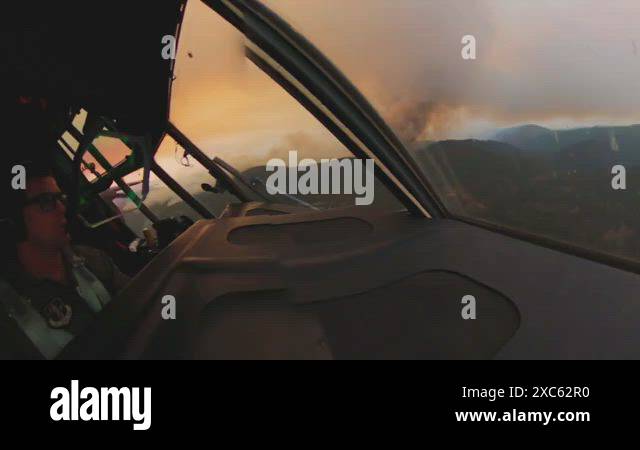 2021 California Air National Guard drop fire retardant on Dixie Fire ...