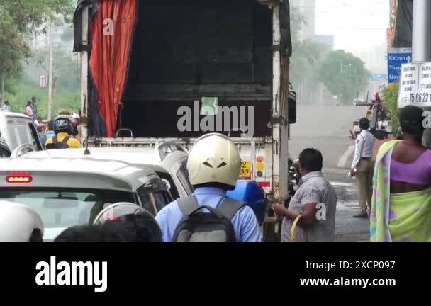 Mulund, Mumbai, India, 10th June 2024: Traffic being blocked for VIP movement on Mumbai's busy ...