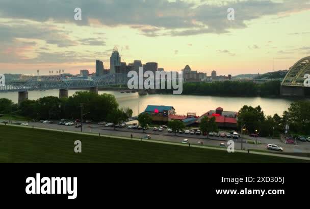 Evening urban landscape of downtown district of Cincinnati in Ohio ...