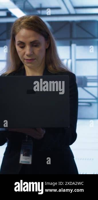 Software operations center Stock Videos & Footage - HD and 4K Video Clips - Alamy