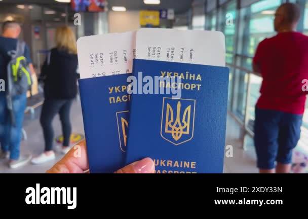 Enclosed hand Stock Videos & Footage - HD and 4K Video Clips - Alamy