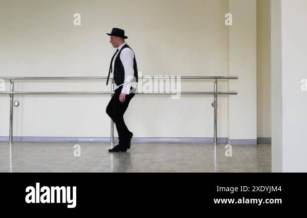 Jazz dancer legs Stock Videos & Footage - HD and 4K Video Clips - Alamy