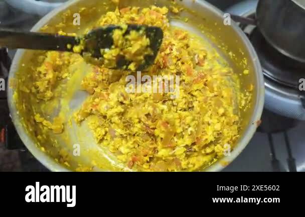 Scrambling for food Stock Videos & Footage - HD and 4K Video Clips - Alamy